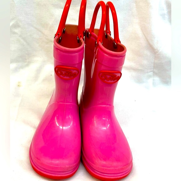 outee | Shoes | Outee Pink Rain Boots With Red Handles Girls Sz 5 ...